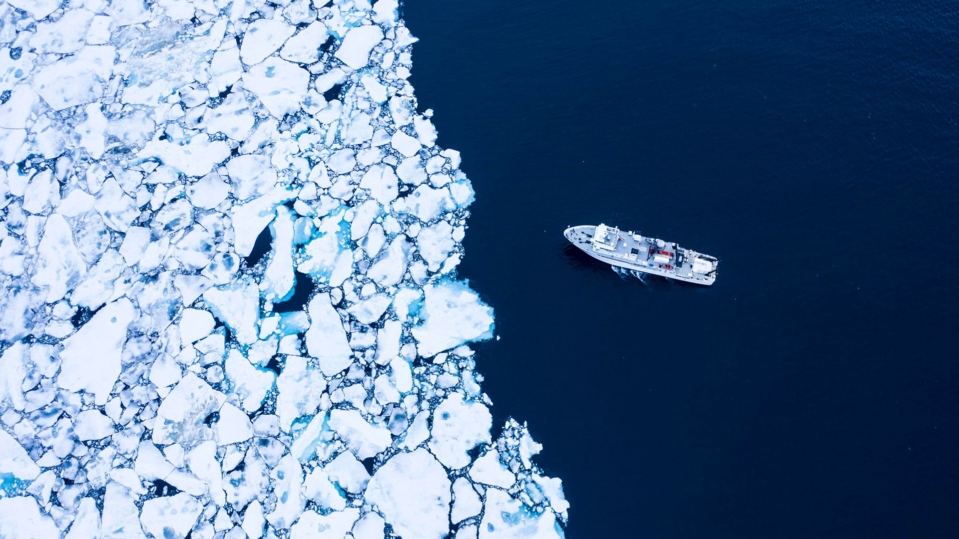 Logbook: Diving to Molloy Deep | EYOS Expeditions